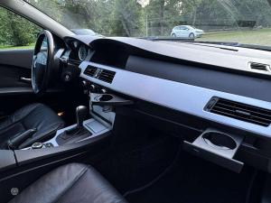 Grey BMW 530 2005 in Vilnius, with an engine capacity of 2.99 L and mileage of 249 thousand km for 3650 €, photo 18 on AUTOMOTO.COM.LV