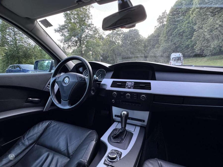 Grey BMW 530 2005 in Vilnius, with an engine capacity of 2.99 L and mileage of 249 thousand km for 3650 €, photo 19 on AUTOMOTO.COM.LV