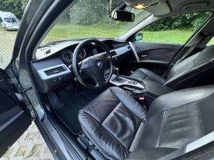 Grey BMW 530 2005 in Vilnius, with an engine capacity of 2.99 L and mileage of 249 thousand km for 3650 €, photo 20 on AUTOMOTO.COM.LV