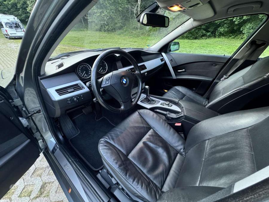 Grey BMW 530 2005 in Vilnius, with an engine capacity of 2.99 L and mileage of 249 thousand km for 3650 €, photo 20 on AUTOMOTO.COM.LV