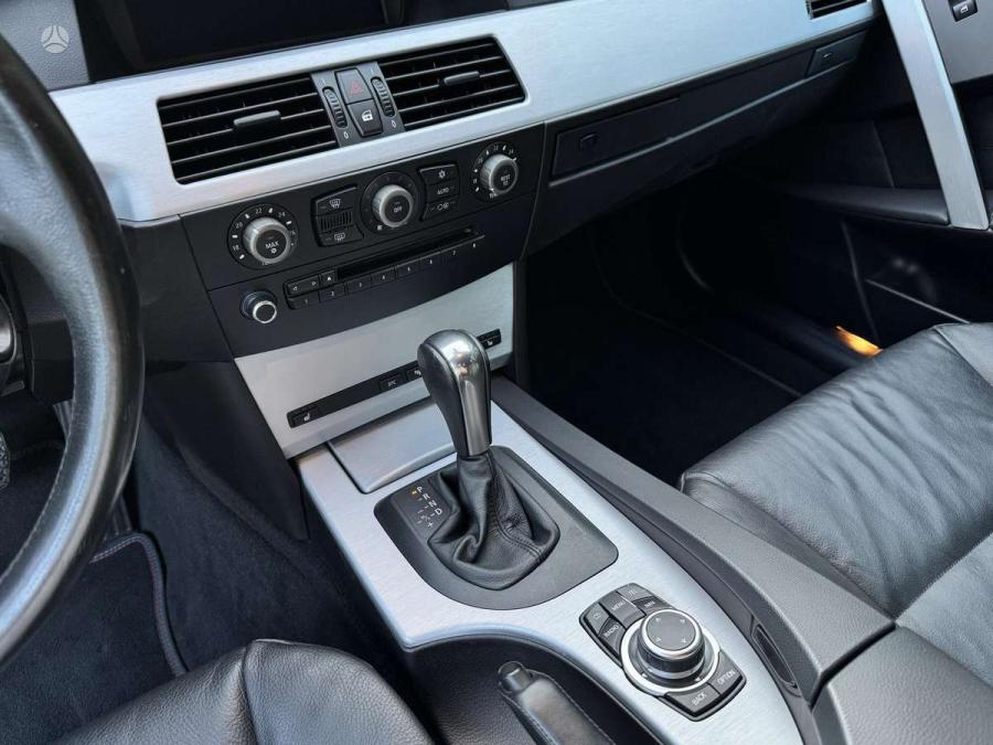 Grey BMW 530 2005 in Vilnius, with an engine capacity of 2.99 L and mileage of 249 thousand km for 3650 €, photo 28 on AUTOMOTO.COM.LV