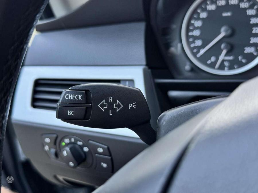 Grey BMW 530 2005 in Vilnius, with an engine capacity of 2.99 L and mileage of 249 thousand km for 3650 €, photo 30 on AUTOMOTO.COM.LV