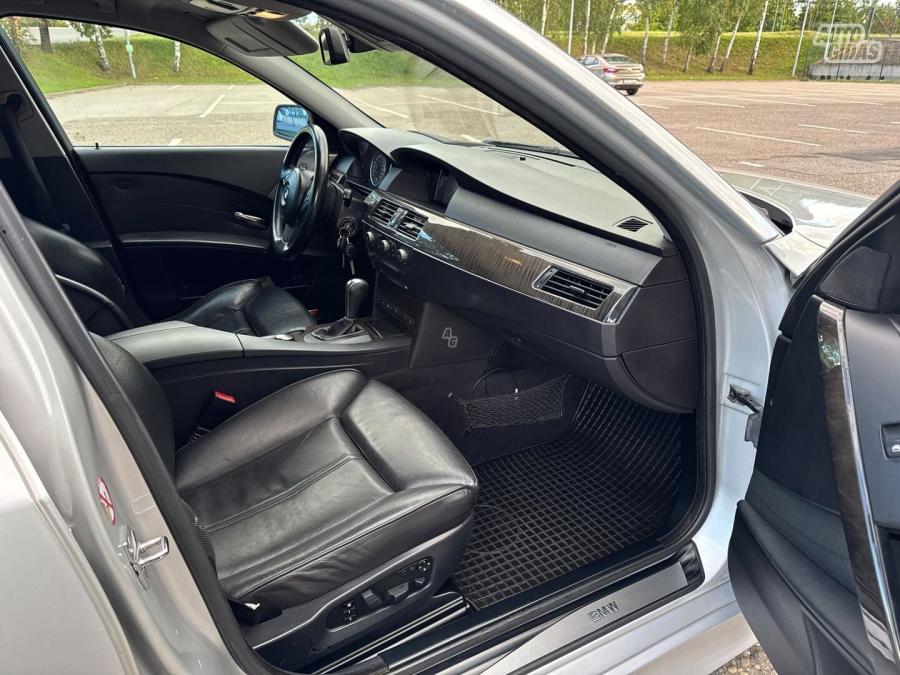 Pelēks BMW 530 2005 Kauņa, ar dzinēja tilpumu 3.00 L un nobraukumu 0 tūkst. km par 3750 €, foto 19 vietnē AUTOMOTO.COM.LV