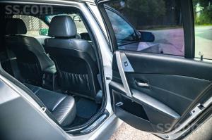 Pelēks BMW 530 2005 Rīga, ar dzinēja tilpumu 3.00 L un nobraukumu 334 tūkst. km par 2990 €, foto 15 vietnē AUTOMOTO.COM.LV