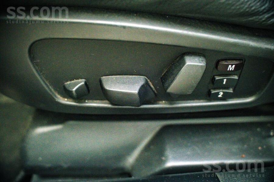 Pelēks BMW 530 2005 Rīga, ar dzinēja tilpumu 3.00 L un nobraukumu 334 tūkst. km par 2990 €, foto 18 vietnē AUTOMOTO.COM.LV