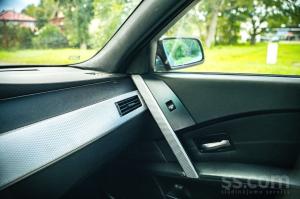 Pelēks BMW 530 2005 Rīga, ar dzinēja tilpumu 3.00 L un nobraukumu 334 tūkst. km par 2990 €, foto 23 vietnē AUTOMOTO.COM.LV