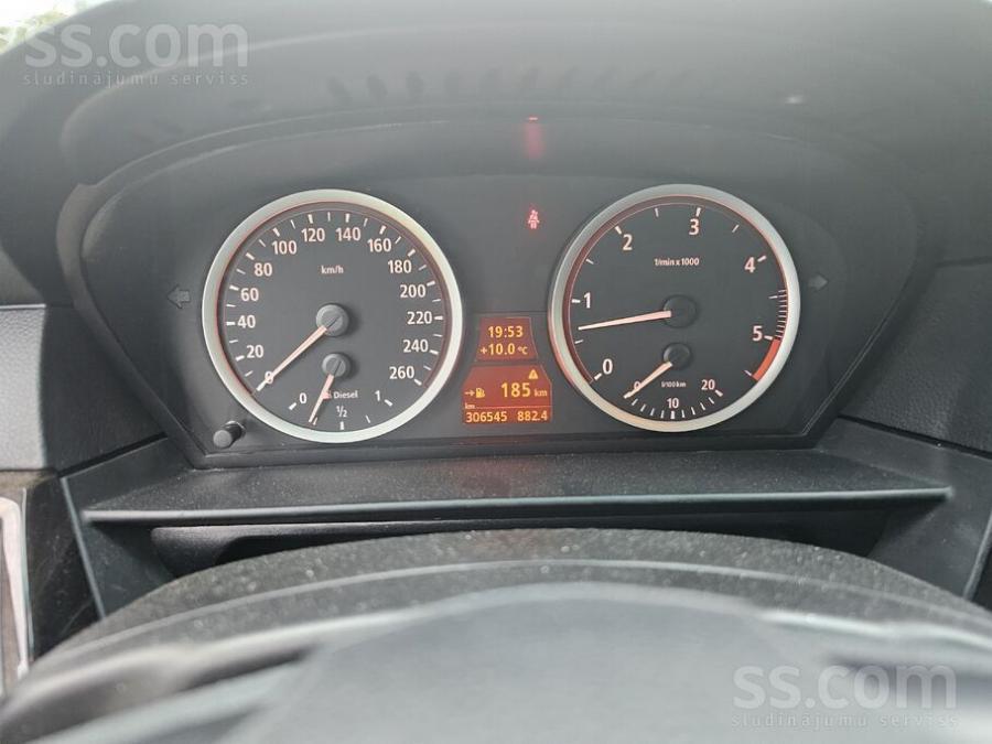 Grey BMW 530 2006 in Aizkraukle, with an engine capacity of 3.00 L and mileage of 307 thousand km for 3750 €, photo 9 on AUTOMOTO.COM.LV