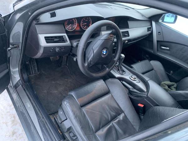 Pelēks BMW 530 2006 Viļņa, ar dzinēja tilpumu 2.99 L un nobraukumu 335 tūkst. km par 2699 €, foto 9 vietnē AUTOMOTO.COM.LV
