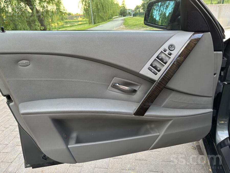 Pelēks BMW 530 2006 Bauska, ar dzinēja tilpumu 3.00 L un nobraukumu 0 tūkst. km par 2650 €, foto 26 vietnē AUTOMOTO.COM.LV
