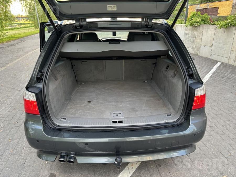 Pelēks BMW 530 2006 Bauska, ar dzinēja tilpumu 3.00 L un nobraukumu 0 tūkst. km par 2650 €, foto 30 vietnē AUTOMOTO.COM.LV