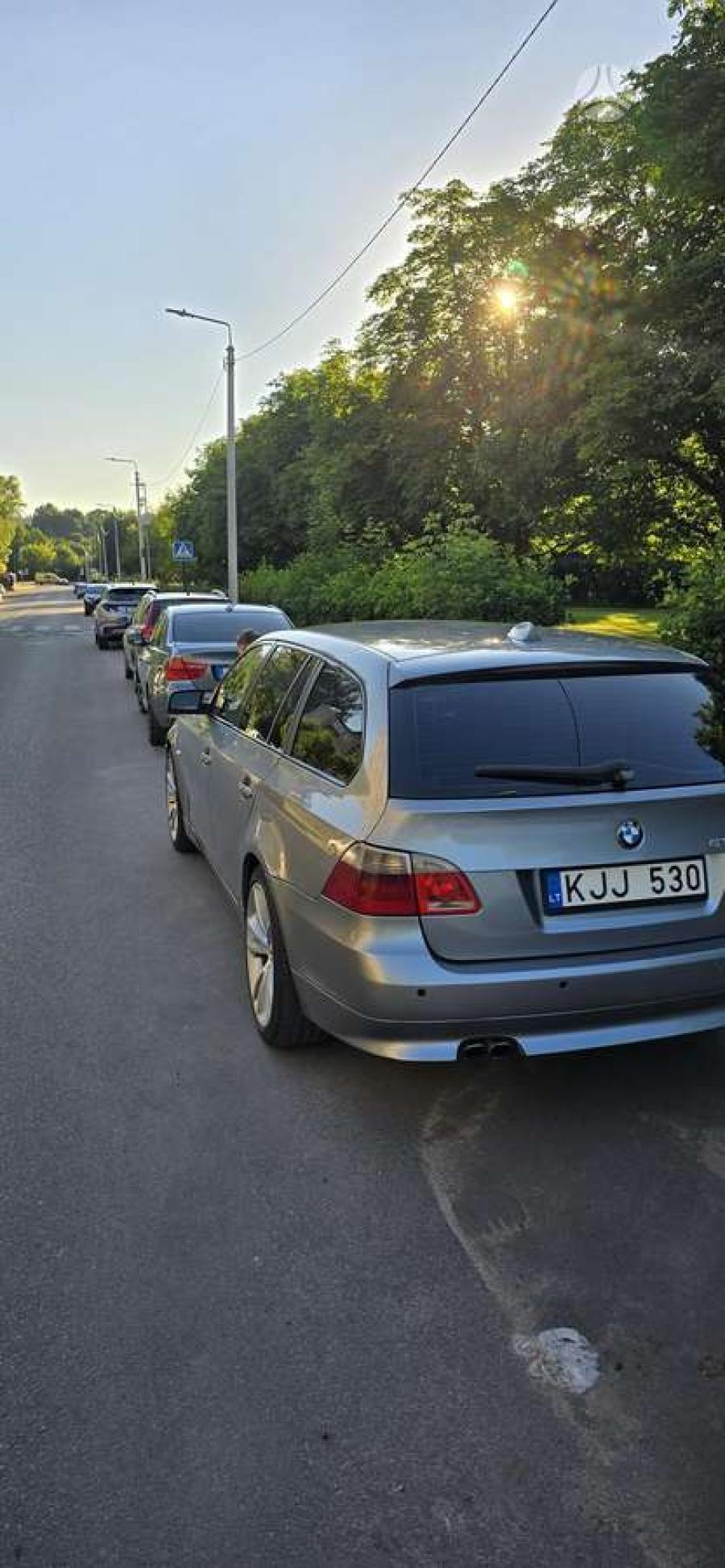 Pelēks BMW 530 2006 Viļņa, ar dzinēja tilpumu 2.99 L un nobraukumu 280 tūkst. km par 2500 €, foto 4 vietnē AUTOMOTO.COM.LV
