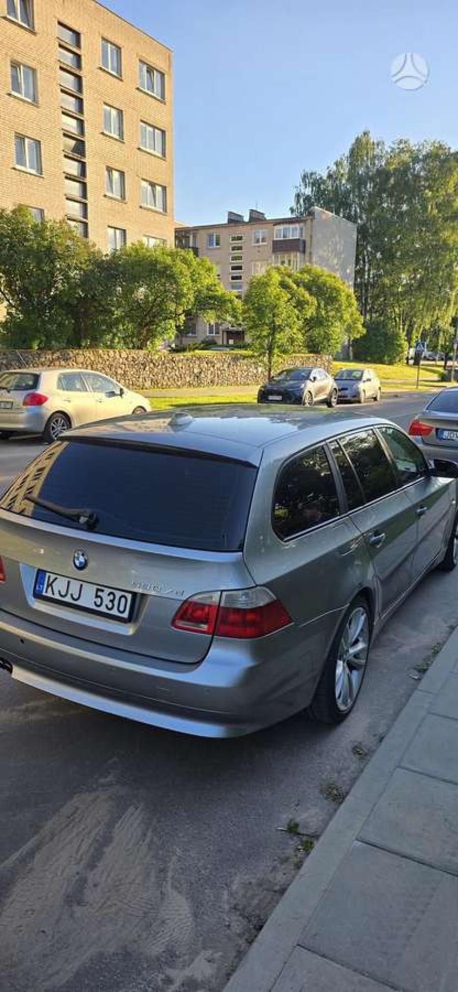 Pelēks BMW 530 2006 Viļņa, ar dzinēja tilpumu 2.99 L un nobraukumu 280 tūkst. km par 2500 €, foto 5 vietnē AUTOMOTO.COM.LV