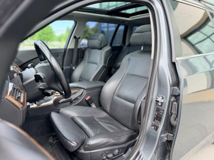 Grey BMW 530 2006 in Tallinn, with an engine capacity of 0.00 L and mileage of 270 thousand km for 6590 €, photo 9 on AUTOMOTO.COM.LV