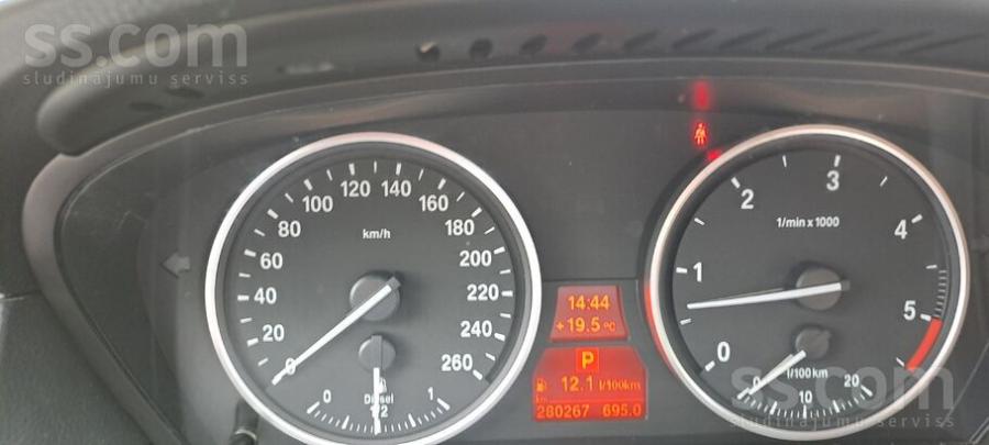 Grey BMW 530 2007 in Riga, with an engine capacity of 3.00 L and mileage of 282 thousand km for 5900 €, photo 13 on AUTOMOTO.COM.LV