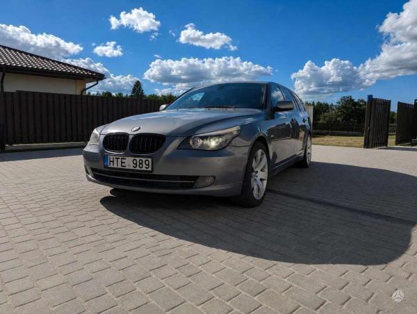 Pelēks BMW 530 2007 Viļņa, ar dzinēja tilpumu 2.99 L un nobraukumu 475 tūkst. km par 3600 €, foto 1 vietnē AUTOMOTO.COM.LV