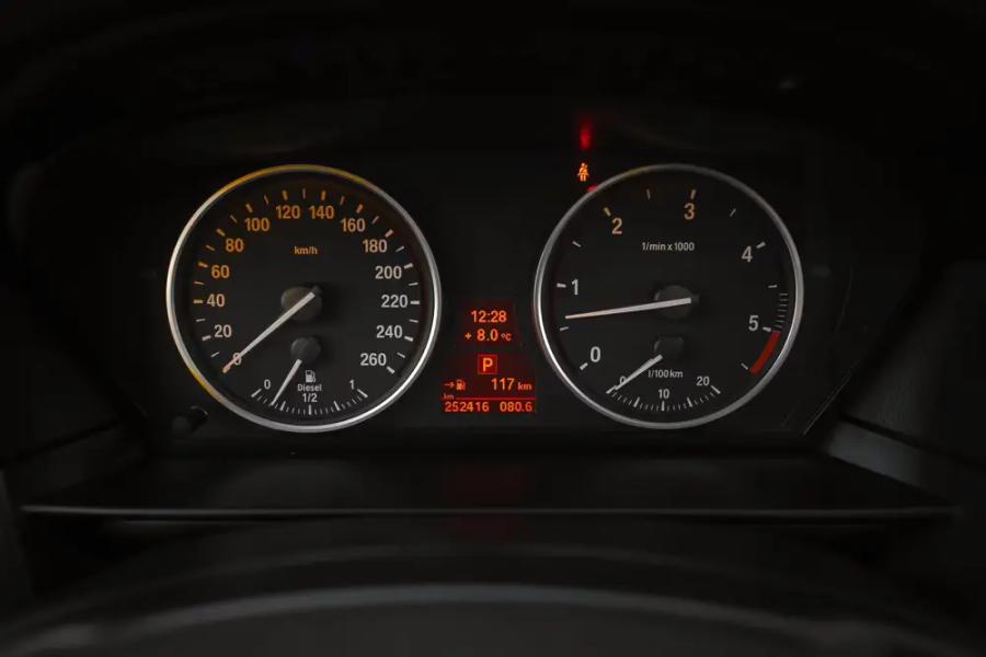 Серый БМВ 530 2007 в Елгава, объемом двигателя 3.00 л и пробегом 252 тыс. км за 5990 €, фото 15 на AUTOMOTO.COM.LV