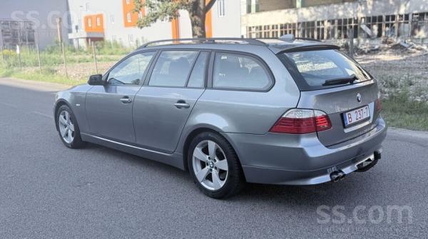 Pelēks BMW 530 2007 Daugavpils, ar dzinēja tilpumu 3.00 L un nobraukumu 297 tūkst. km par 3900 €, foto 3 vietnē AUTOMOTO.COM.LV