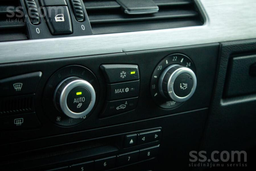 Grey BMW 530 2007 in Jelgava, with an engine capacity of 3.00 L and mileage of 323 thousand km for 4200 €, photo 17 on AUTOMOTO.COM.LV