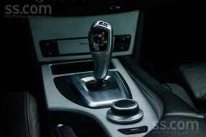 Grey BMW 530 2007 in Jelgava, with an engine capacity of 3.00 L and mileage of 323 thousand km for 4200 €, photo 20 on AUTOMOTO.COM.LV