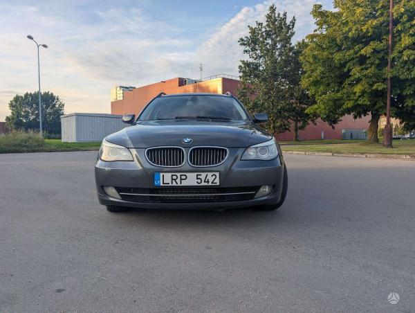 Pelēks BMW 530 2007 Klaipėda, ar dzinēja tilpumu 2.99 L un nobraukumu 347 tūkst. km par 4700 €, foto 9 vietnē AUTOMOTO.COM.LV