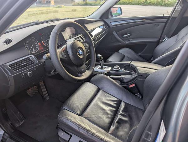 Pelēks BMW 530 2007 Klaipėda, ar dzinēja tilpumu 2.99 L un nobraukumu 347 tūkst. km par 4700 €, foto 11 vietnē AUTOMOTO.COM.LV