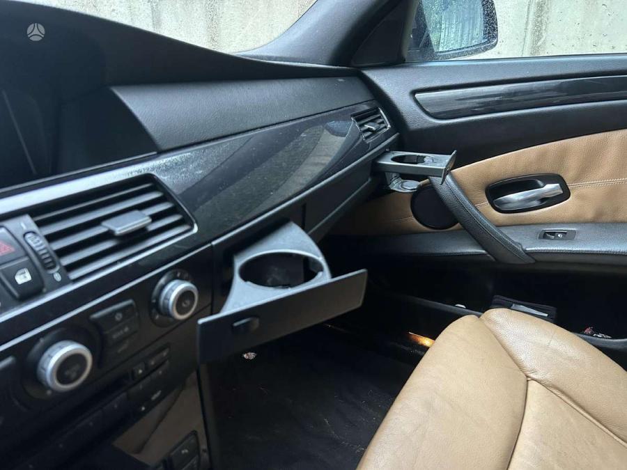 Grey BMW 530 2008 in Vilnius, with an engine capacity of 3.00 L and mileage of 470 thousand km for 3250 €, photo 9 on AUTOMOTO.COM.LV