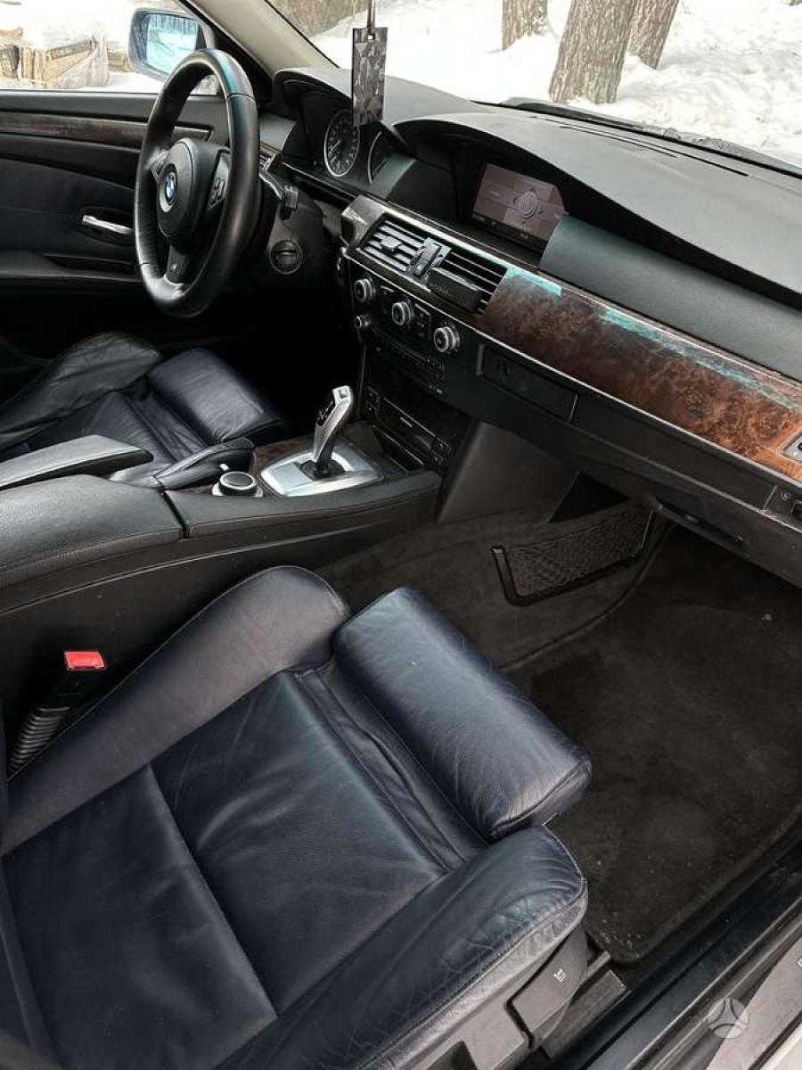 Pelēks BMW 530 2008 Viļņa, ar dzinēja tilpumu 2.99 L un nobraukumu 299 tūkst. km par 4800 €, foto 10 vietnē AUTOMOTO.COM.LV