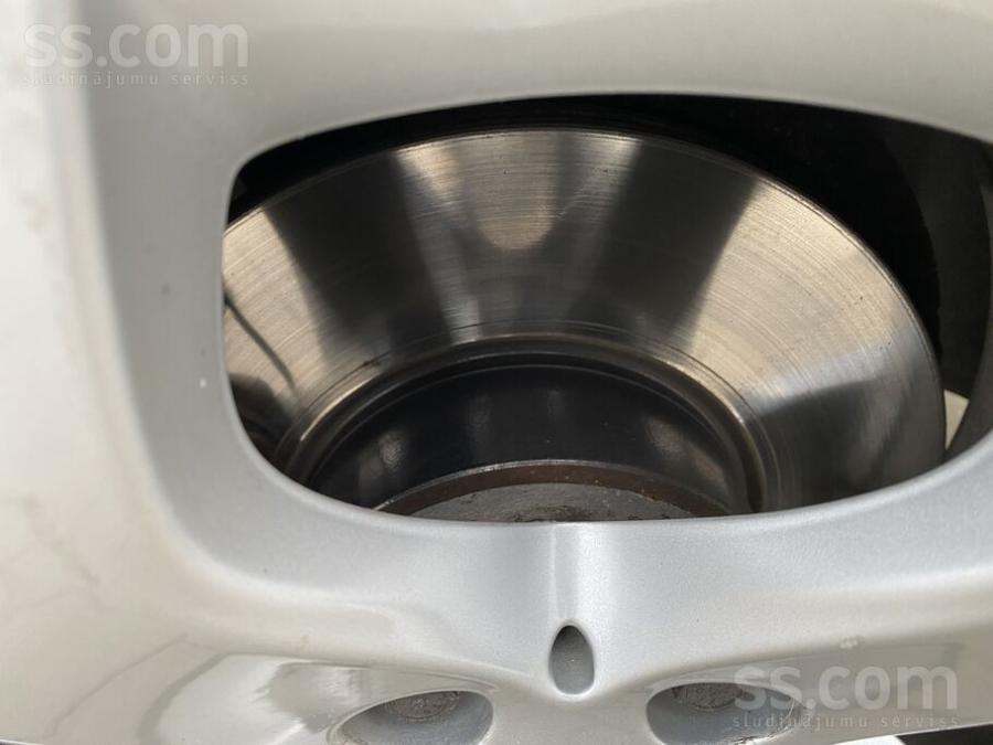 Pelēks BMW 530 2008 Rīga, ar dzinēja tilpumu 3.00 L un nobraukumu 0 tūkst. km par 6750 €, foto 16 vietnē AUTOMOTO.COM.LV