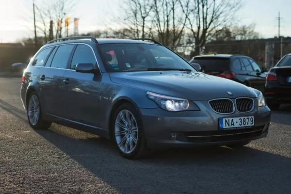 Pelēks BMW 530 2008 Liepāja, ar dzinēja tilpumu 3.00 L un nobraukumu 253 tūkst. km par 5900 €, foto 5 vietnē AUTOMOTO.COM.LV