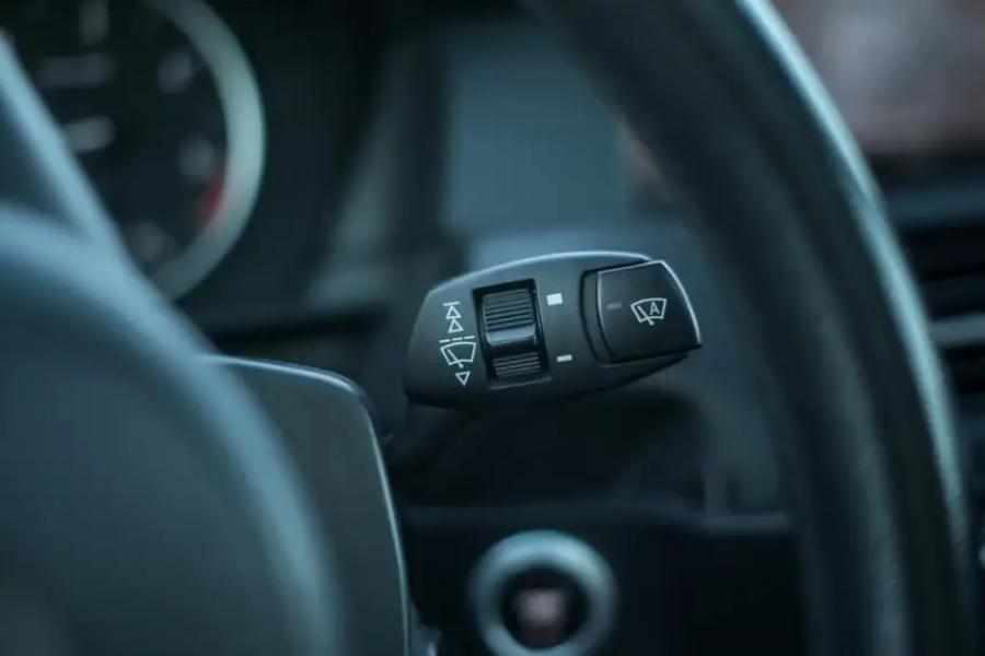 Pelēks BMW 530 2008 Liepāja, ar dzinēja tilpumu 3.00 L un nobraukumu 253 tūkst. km par 5900 €, foto 21 vietnē AUTOMOTO.COM.LV