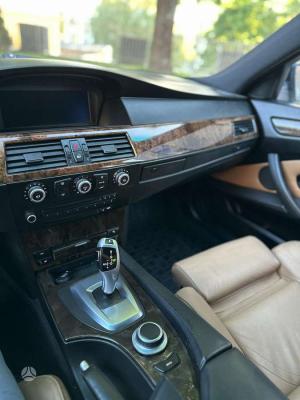 Pelēks BMW 530 2008 Viļņa, ar dzinēja tilpumu 2.99 L un nobraukumu 386 tūkst. km par 4700 €, foto 12 vietnē AUTOMOTO.COM.LV