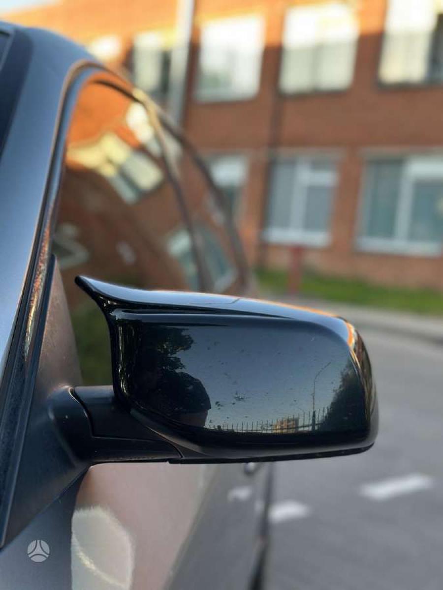 Pelēks BMW 530 2008 Viļņa, ar dzinēja tilpumu 2.99 L un nobraukumu 386 tūkst. km par 4700 €, foto 20 vietnē AUTOMOTO.COM.LV