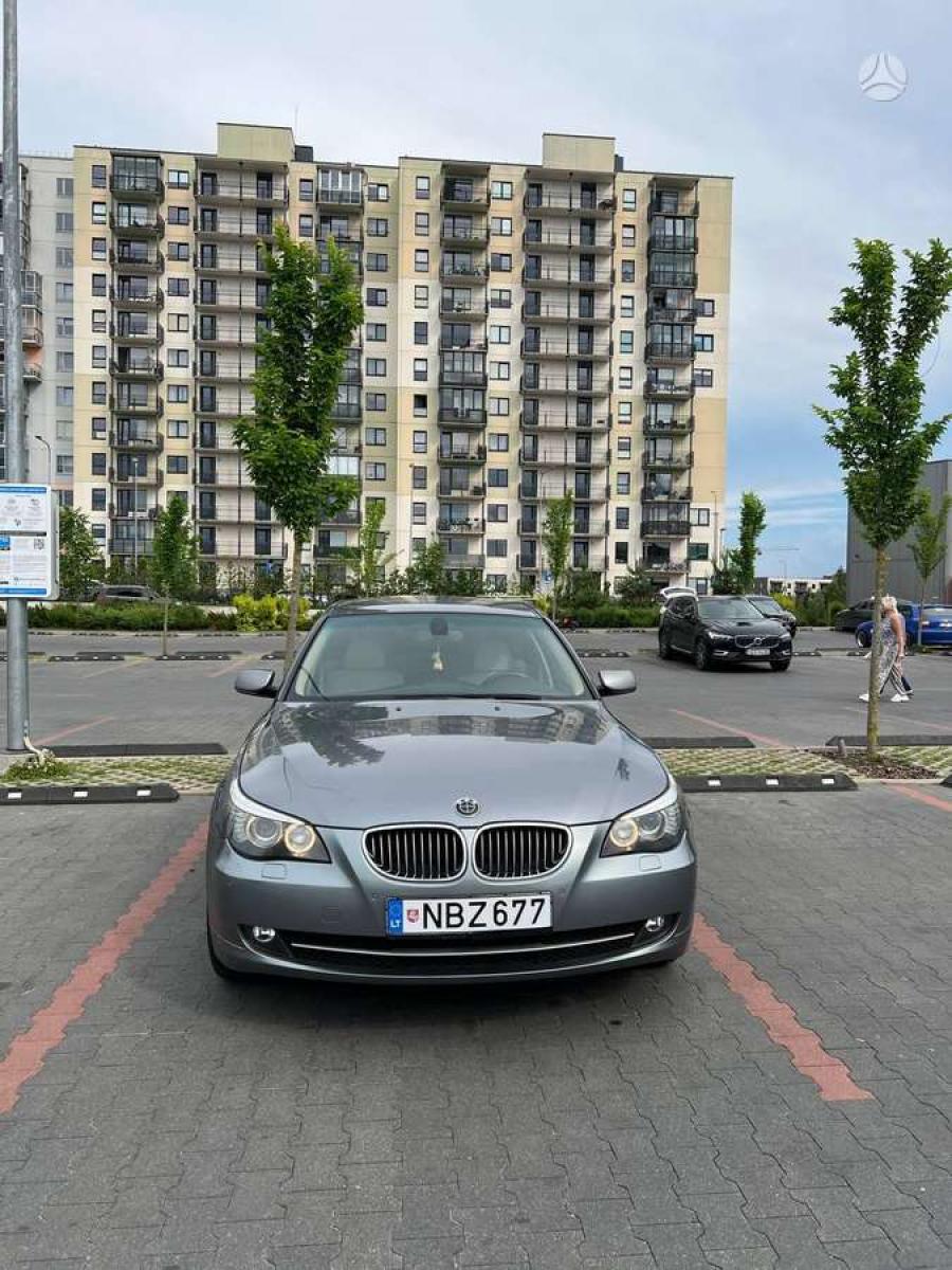Grey BMW 530 2008 in Vilnius, with an engine capacity of 2.99 L and mileage of 400 thousand km for 4300 €, photo 3 on AUTOMOTO.COM.LV