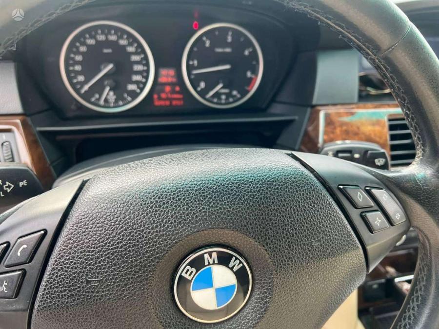 Grey BMW 530 2008 in Vilnius, with an engine capacity of 2.99 L and mileage of 400 thousand km for 4300 €, photo 12 on AUTOMOTO.COM.LV