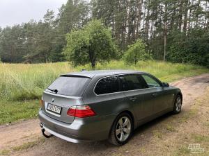Pelēks BMW 530 2008 Viļņa, ar dzinēja tilpumu 3.00 L un nobraukumu 400 tūkst. km par 4100 €, foto 6 vietnē AUTOMOTO.COM.LV