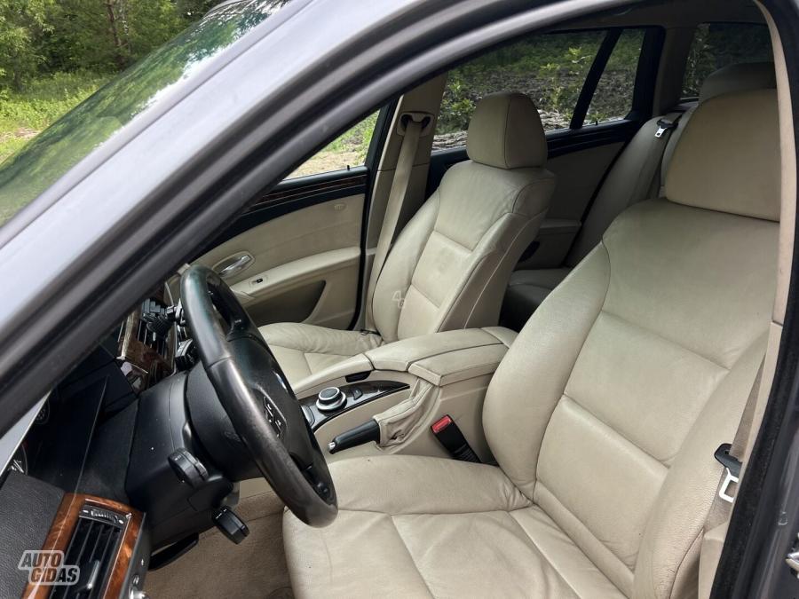 Pelēks BMW 530 2008 Viļņa, ar dzinēja tilpumu 3.00 L un nobraukumu 400 tūkst. km par 4100 €, foto 11 vietnē AUTOMOTO.COM.LV