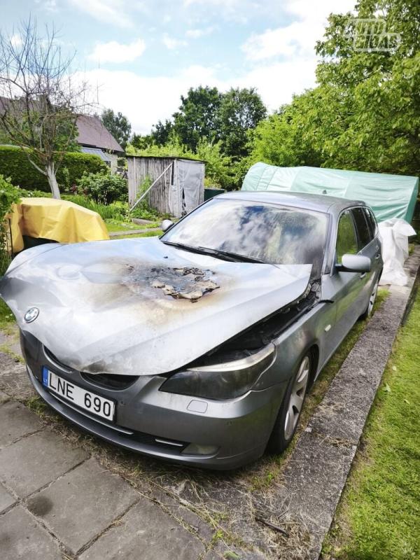 Pelēks BMW 530 2008 Kauņa, ar dzinēja tilpumu 3.00 L un nobraukumu 245 tūkst. km par 1100 €, foto 3 vietnē AUTOMOTO.COM.LV