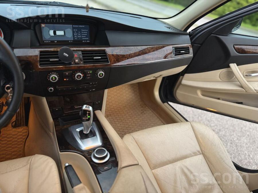 Pelēks BMW 530 2008 Daugavpils, ar dzinēja tilpumu 3.00 L un nobraukumu 349 tūkst. km par 3900 €, foto 13 vietnē AUTOMOTO.COM.LV