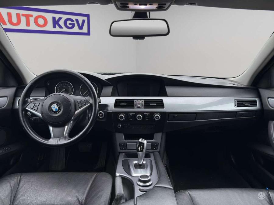 Pelēks BMW 530 2008 Klaipėda, ar dzinēja tilpumu 3.00 L un nobraukumu 379 tūkst. km par 5499 €, foto 12 vietnē AUTOMOTO.COM.LV