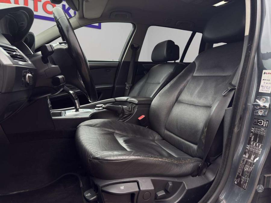 Pelēks BMW 530 2008 Klaipėda, ar dzinēja tilpumu 3.00 L un nobraukumu 379 tūkst. km par 5499 €, foto 14 vietnē AUTOMOTO.COM.LV