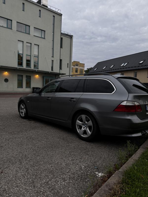 Grey BMW 530 2008 in Valga, with an engine capacity of 3.00 L and mileage of 373 thousand km for 5500 €, photo 4 on AUTOMOTO.COM.LV
