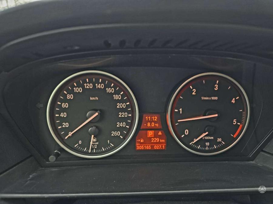 Pelēks BMW 530 2009 Marijampole, ar dzinēja tilpumu 2.99 L un nobraukumu 305 tūkst. km par 6150 €, foto 16 vietnē AUTOMOTO.COM.LV