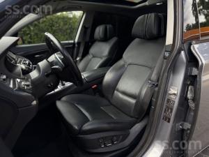 Grey BMW 530 2009 in Riga, with an engine capacity of 3.00 L and mileage of 330 thousand km for 9990 €, photo 9 on AUTOMOTO.COM.LV