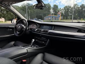 Grey BMW 530 2009 in Riga, with an engine capacity of 3.00 L and mileage of 330 thousand km for 9990 €, photo 14 on AUTOMOTO.COM.LV
