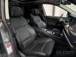 Grey BMW 530 2009 in Riga, with an engine capacity of 3.00 L and mileage of 330 thousand km for 9990 €, photo 15 on AUTOMOTO.COM.LV