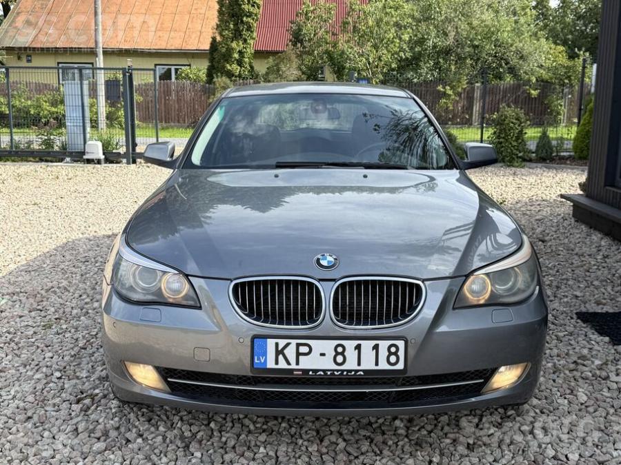 Grey BMW 530 2009 in Riga, with an engine capacity of 3.00 L and mileage of 292 thousand km for 3990 €, photo 9 on AUTOMOTO.COM.LV