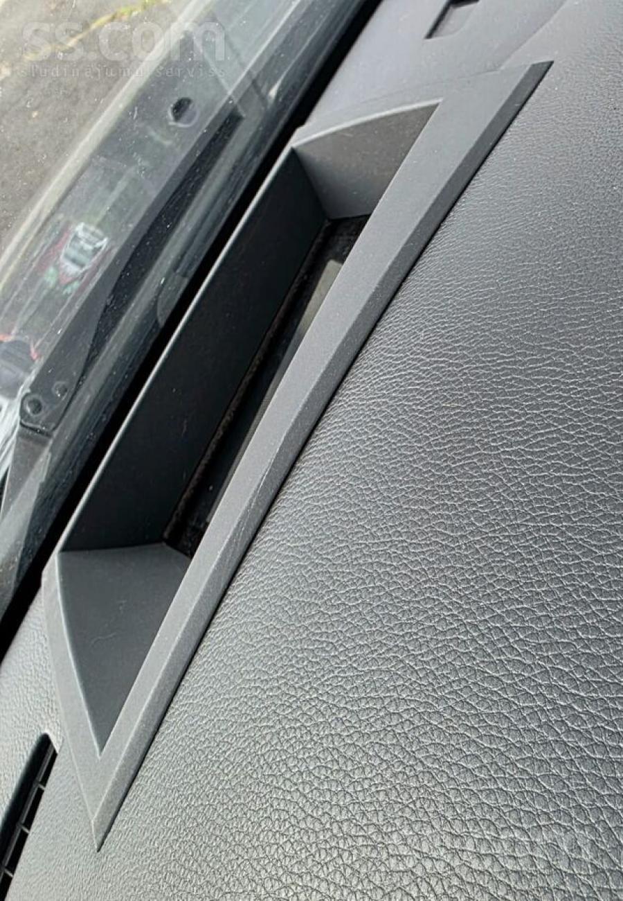 Pelēks BMW 530 2009 Jelgava, ar dzinēja tilpumu 3.00 L un nobraukumu 326 tūkst. km par 3250 €, foto 10 vietnē AUTOMOTO.COM.LV