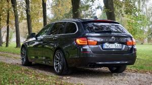 Grey BMW 530 2010 in Dobele, with an engine capacity of 3.00 L and mileage of 319 thousand km for 8200 €, photo 5 on AUTOMOTO.COM.LV