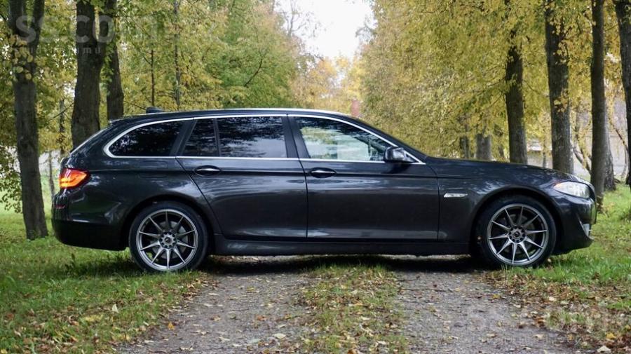 Grey BMW 530 2010 in Dobele, with an engine capacity of 3.00 L and mileage of 319 thousand km for 8200 €, photo 8 on AUTOMOTO.COM.LV