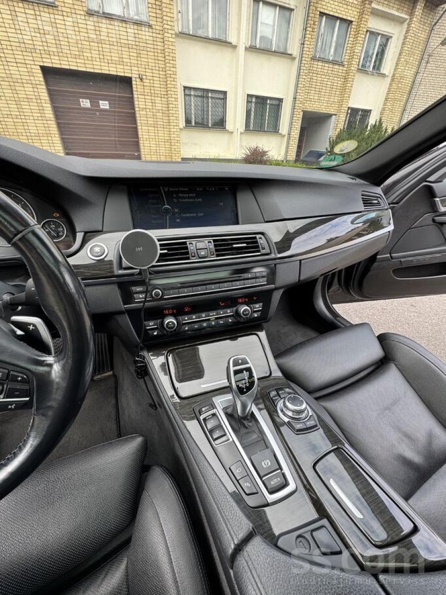 Pelēks BMW 530 2010 Rīga, ar dzinēja tilpumu 3.00 L un nobraukumu 252 tūkst. km par 13000 €, foto 19 vietnē AUTOMOTO.COM.LV